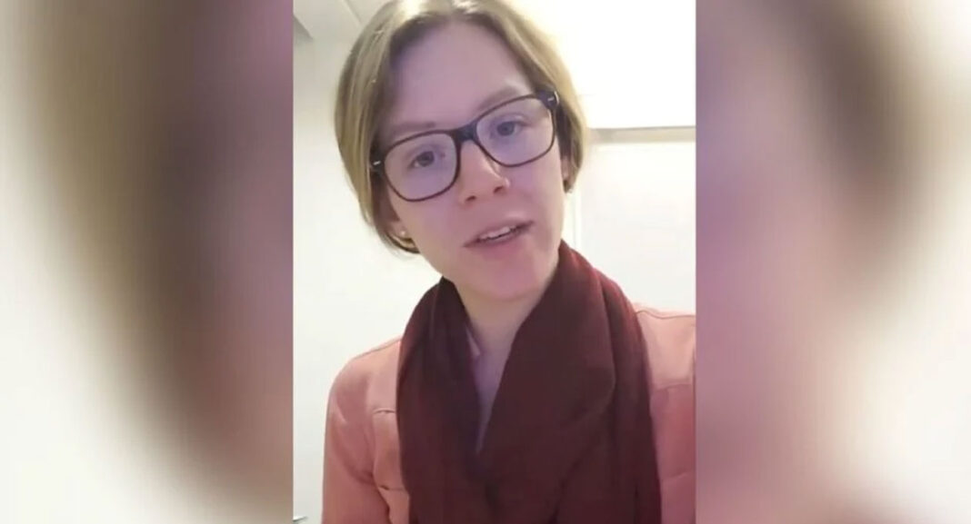 Tras revelarse identidad de la mujer que tomó el sol, Jenaro Villamil ...